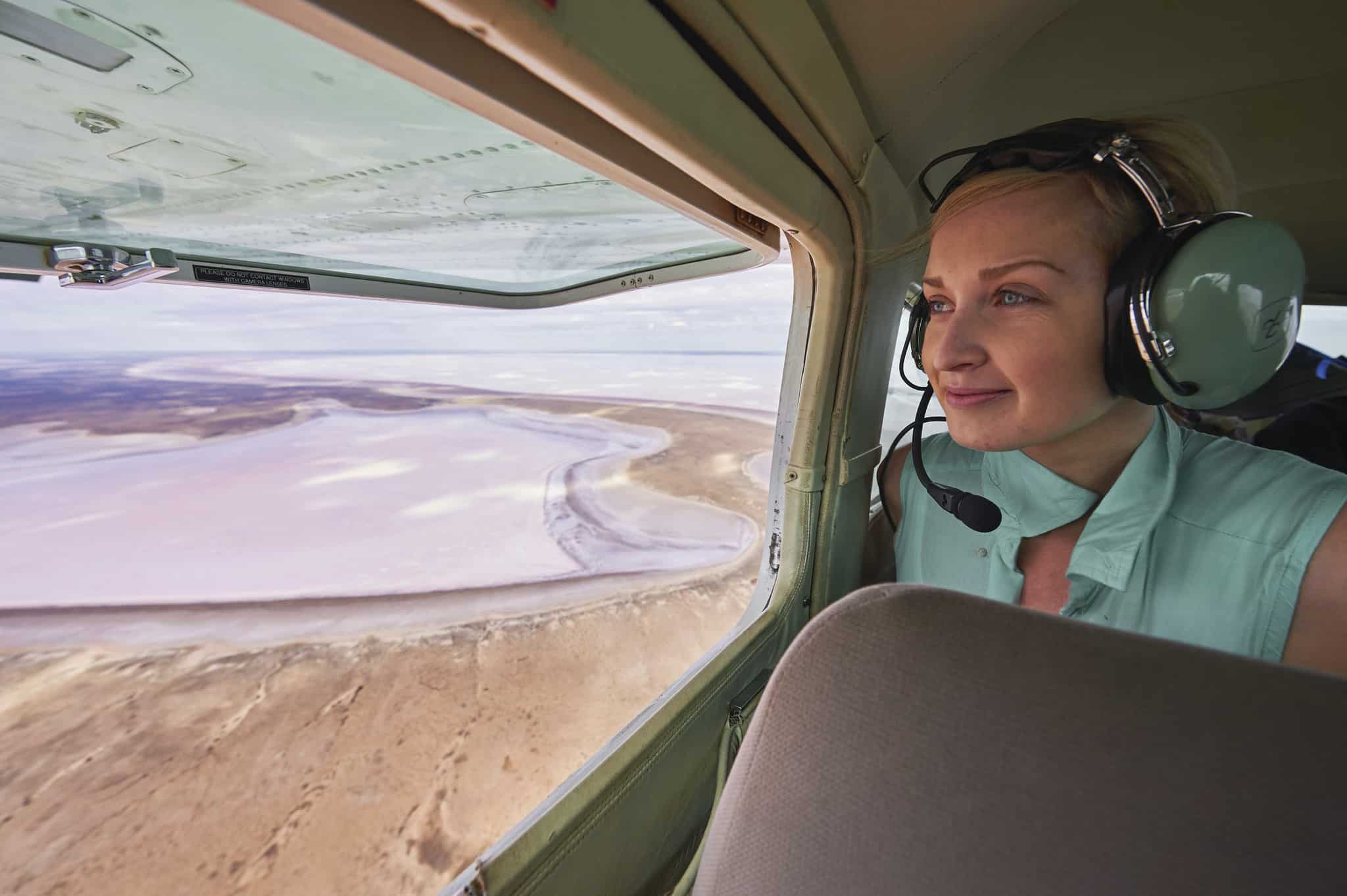 Top 5 Locations for a Scenic Flight in Outback Australia